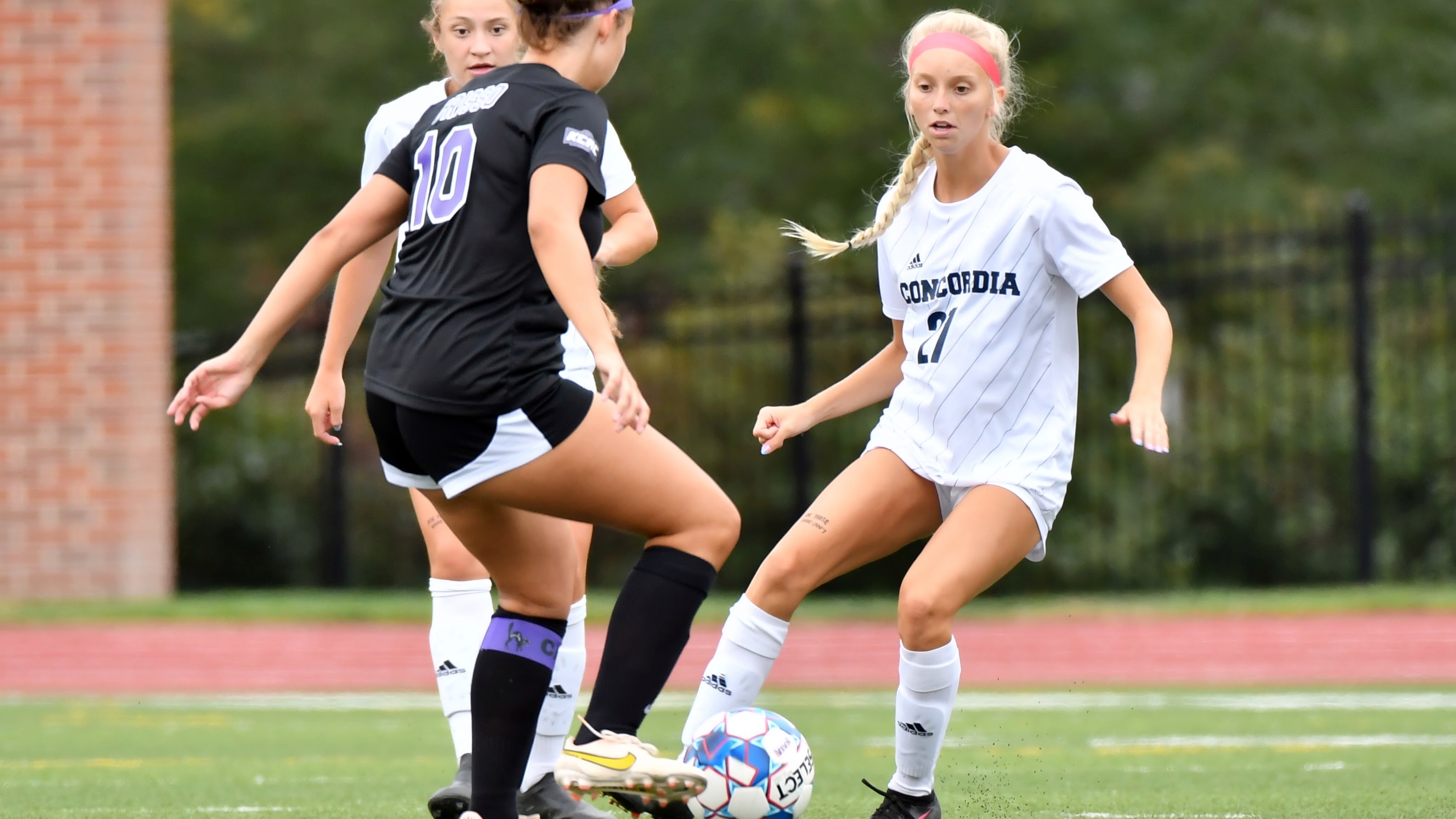 Four Bulldogs score goals as program moves to 3-0 for first time since ...