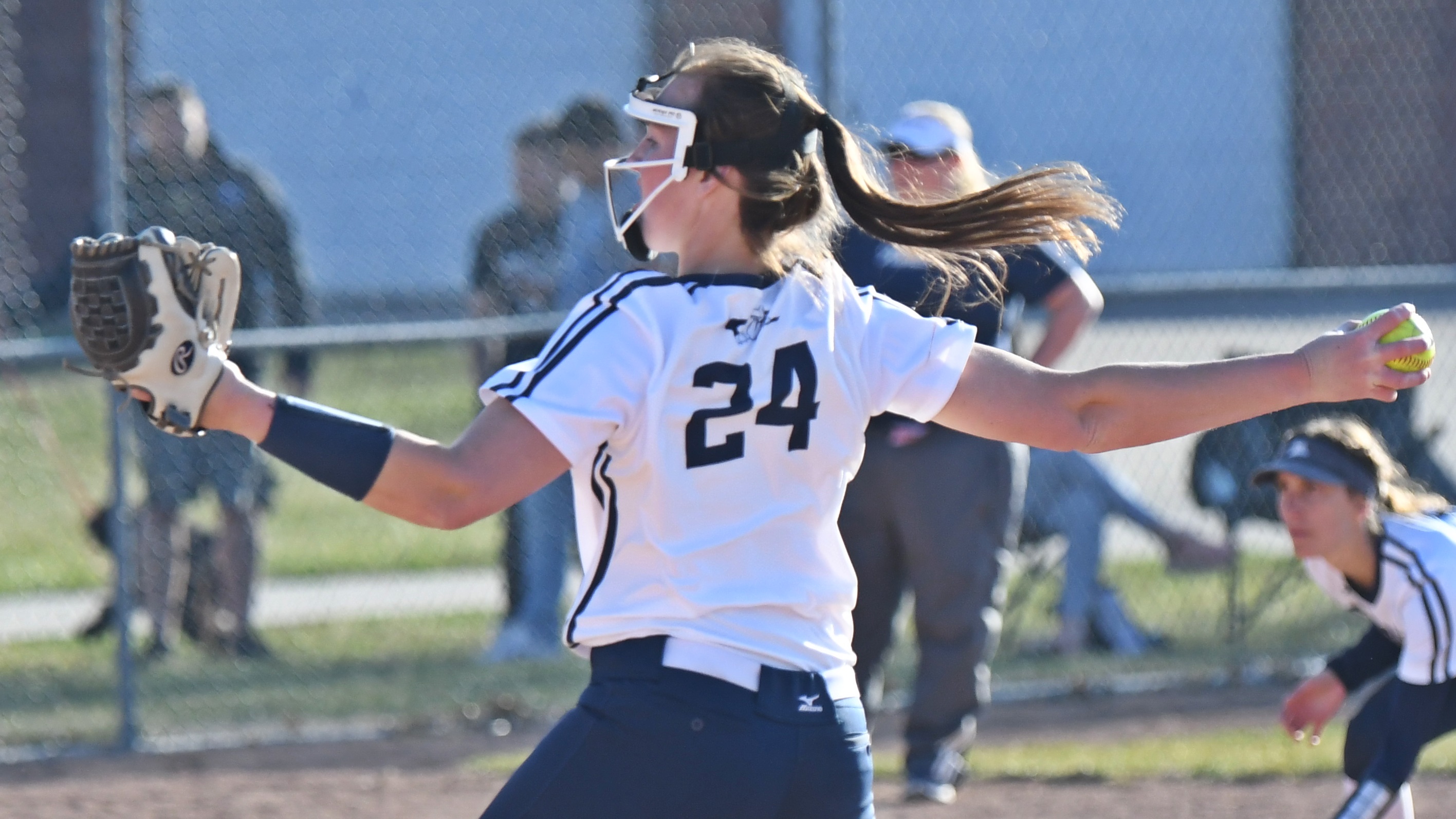 Moore continues masterful pitching in split with CSM :: Softball ...
