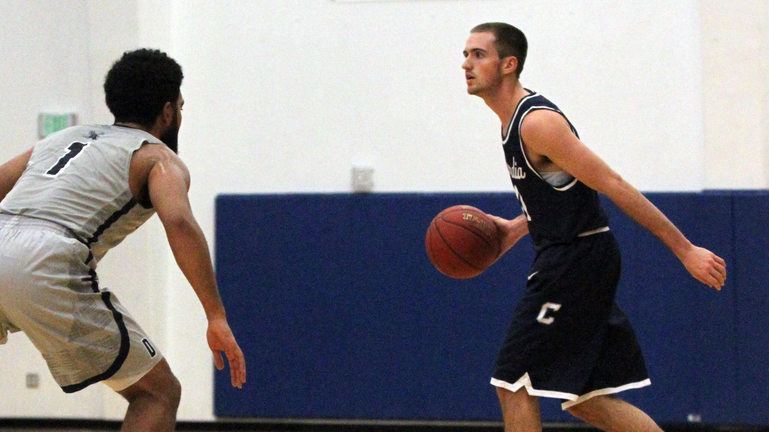 Curran spurs victorious second-half rally :: Men's Basketball ...