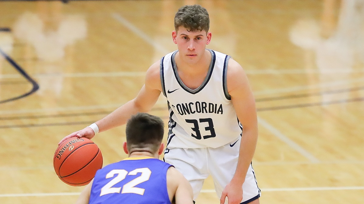 Bennett blazes as Bulldogs win at Palace, keep pace atop GPAC :: Men's ...