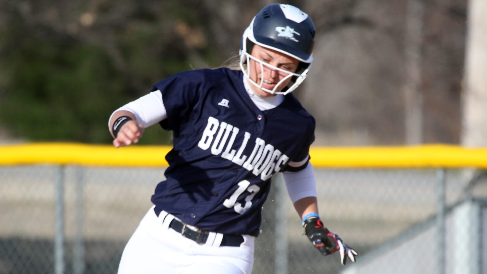 Ruppert-led Bulldogs split pair of one-run games at Hastings ...