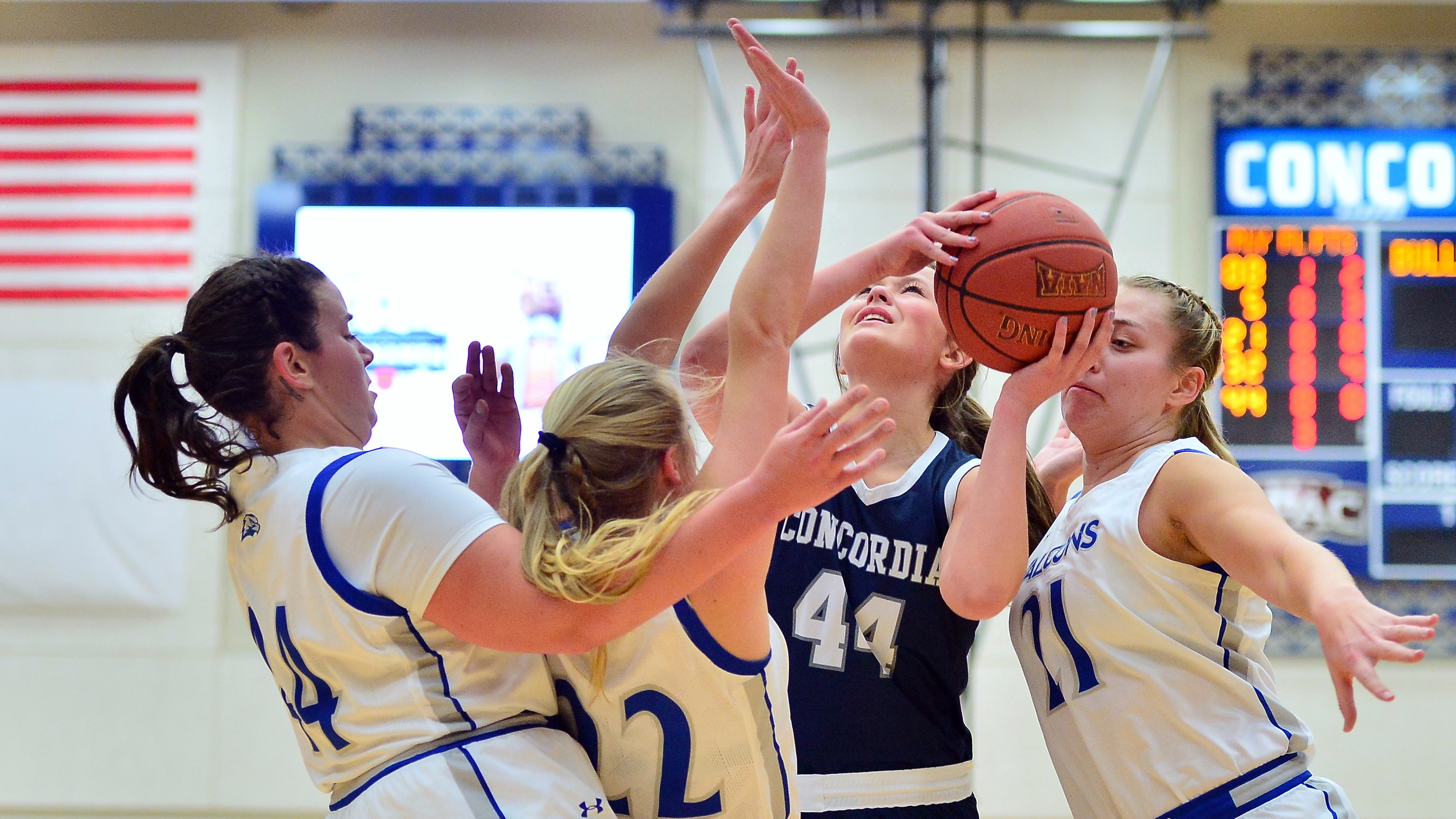Dawgs light up scoreboard in CIT blowout over CUW :: Women's Basketball ...