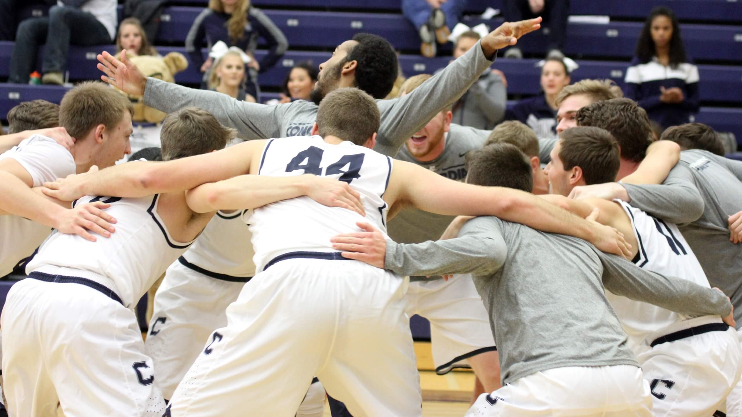 Mustangs catch fire, bury Bulldogs :: Men's Basketball :: Concordia ...