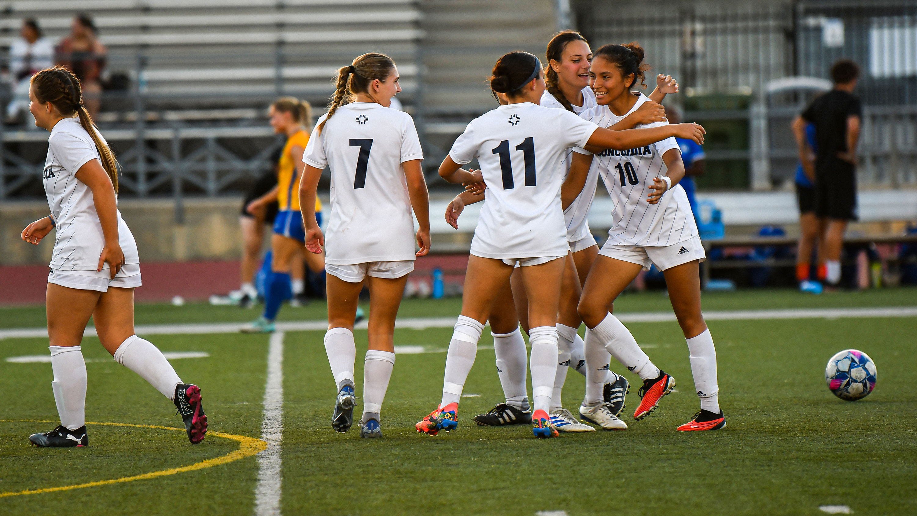 Bulldogs collect first GPAC victory on Homecoming night :: Women's ...