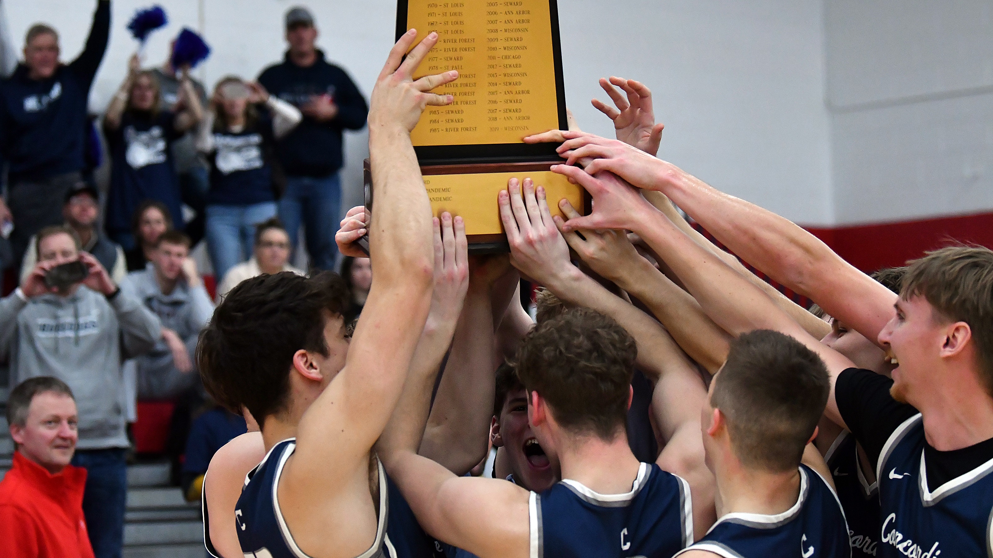 Dawgs steamroll Cardinals for CIT title behind MVP Smith :: Men's ...