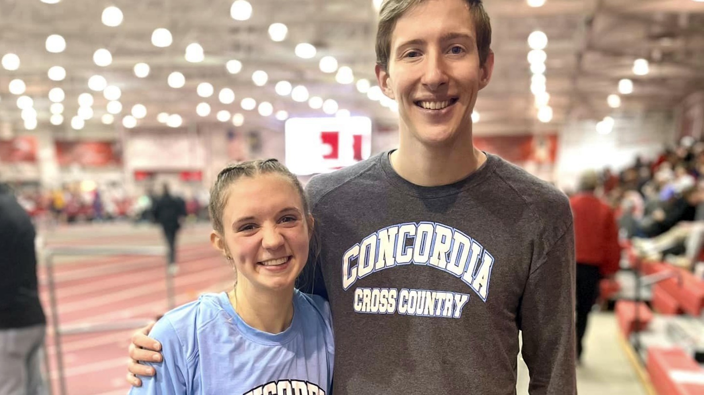 Haecker, Rohde PR in mile while wrapping up weekend at Devaney Center ...